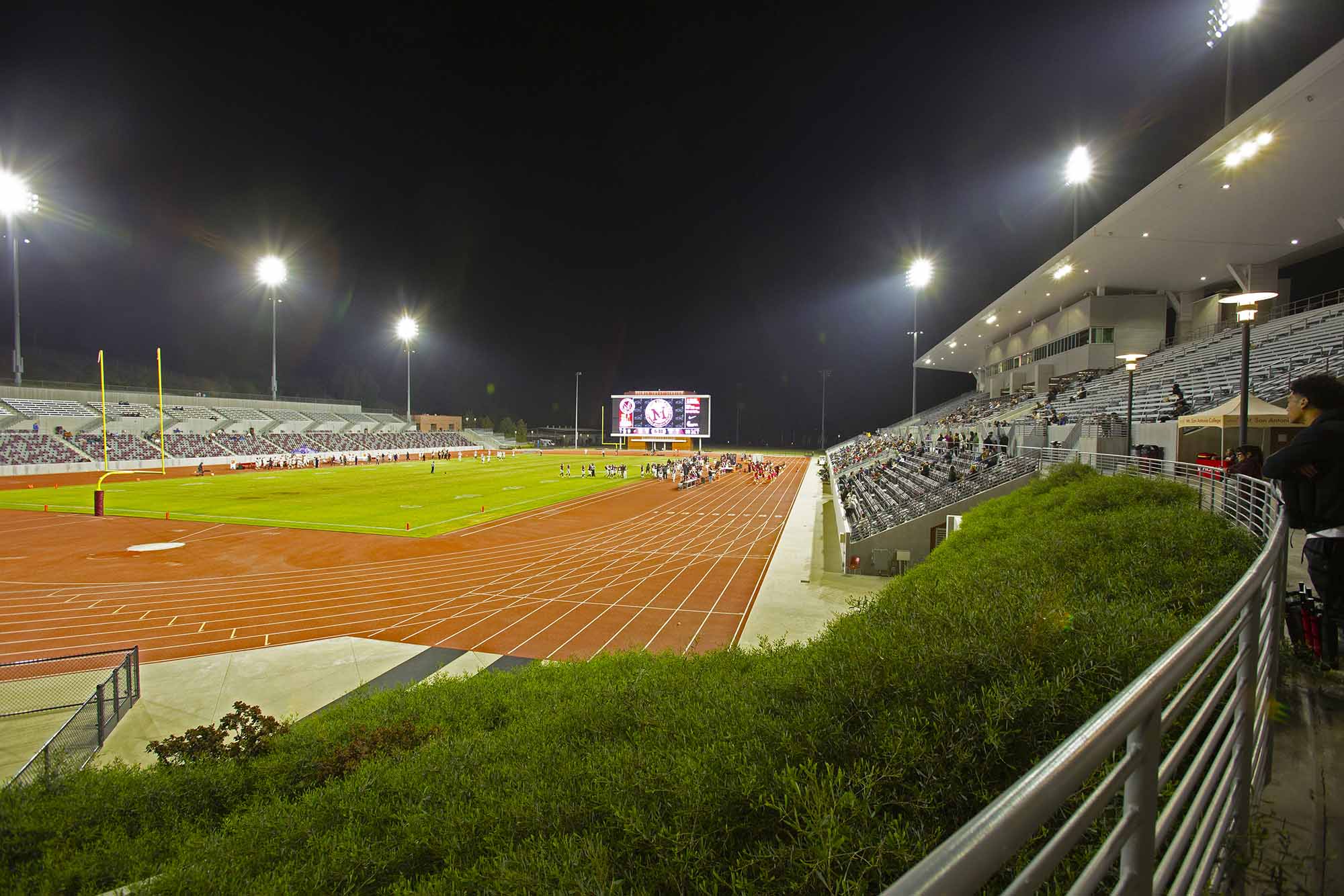 Der Stadionkomplex des Mt. San Antonio College punktet mit Extron | Extron